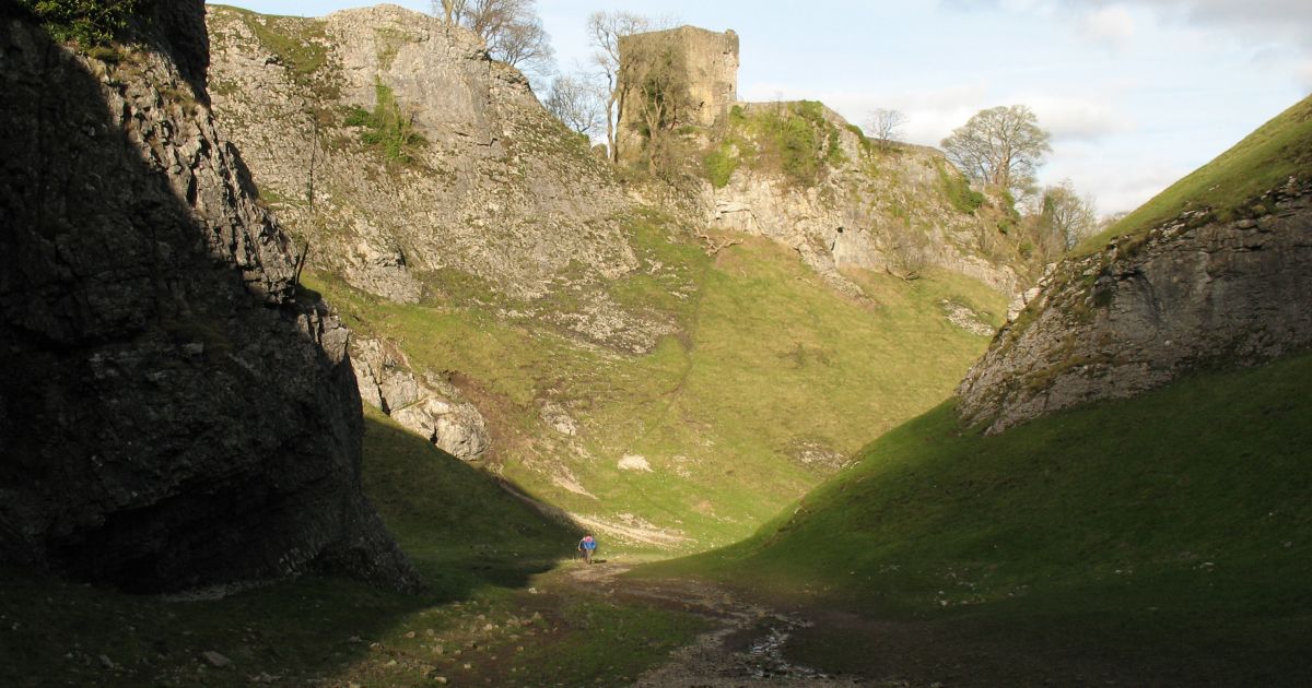 From Castleton Visitor Centre along the Limestone Way - Ramblers